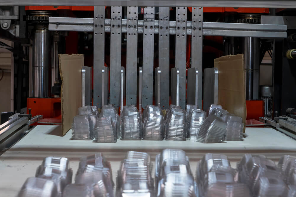 Thermoforming vs. Vacuum Forming